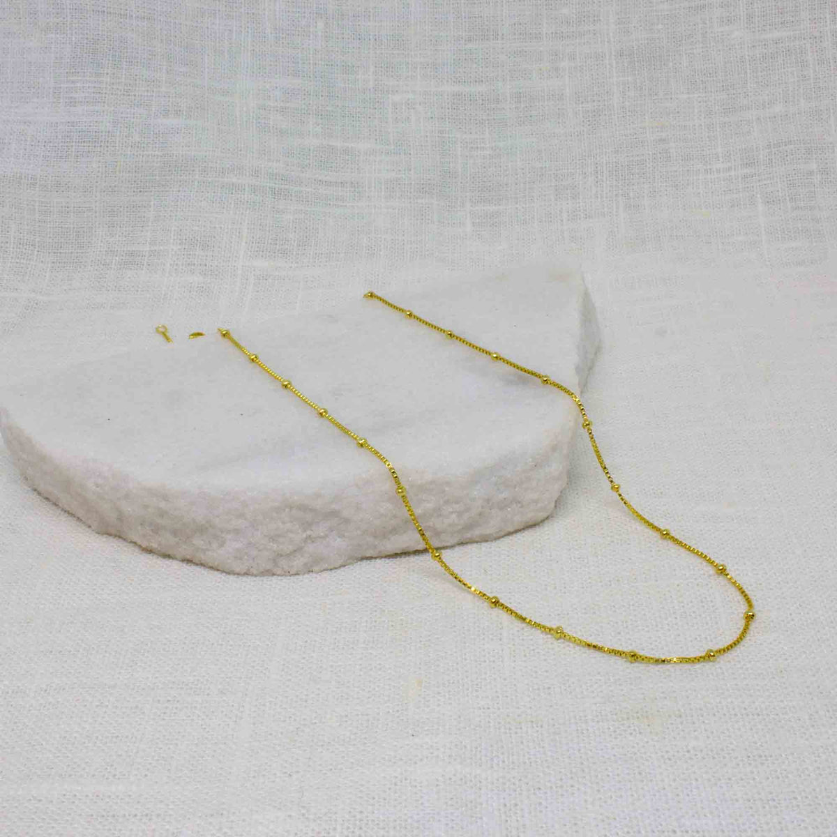 Studded Box Chain Necklace – Beyond Biasa